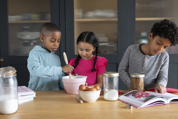 Improve your child’s English with fun and tasty recipe activities