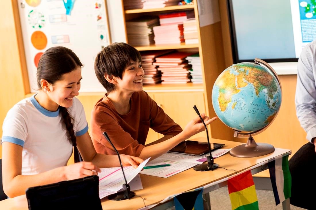 Fun and creative ways to teach spoken English to children